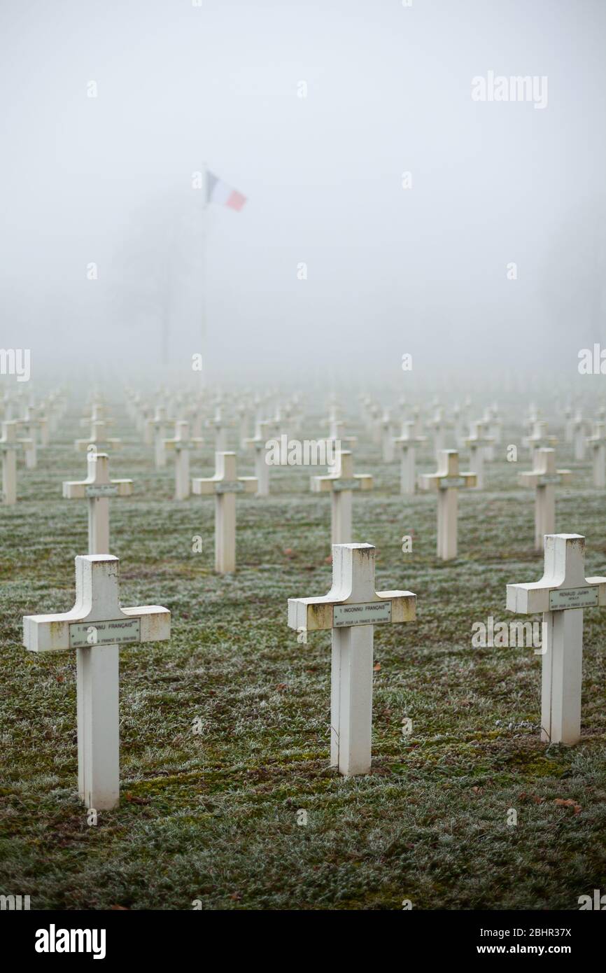 Rows of WWI graves in France Stock Photo - Alamy