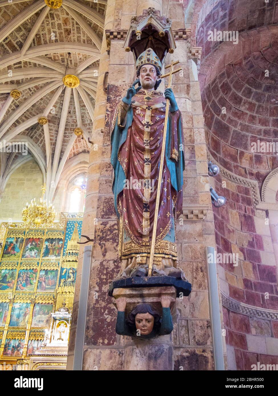 Estatua de San Isidoro en la Basílica de San Isidoro. León. Castilla ...