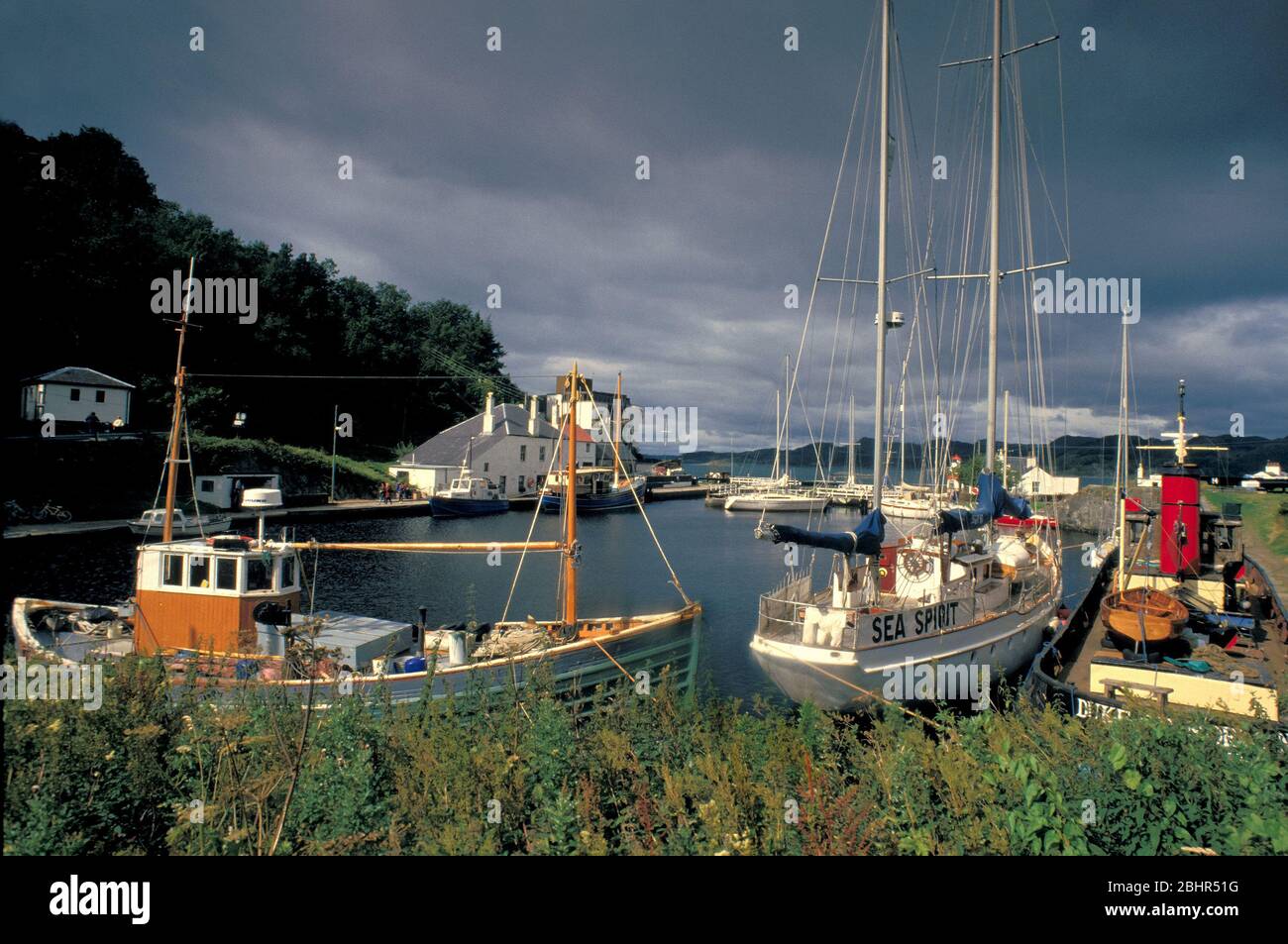 Sailing the crinan canal hi-res stock photography and images - Alamy