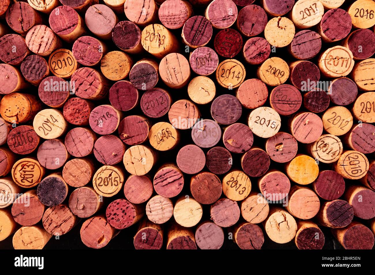 Wine corks background, shot from the top Stock Photo - Alamy