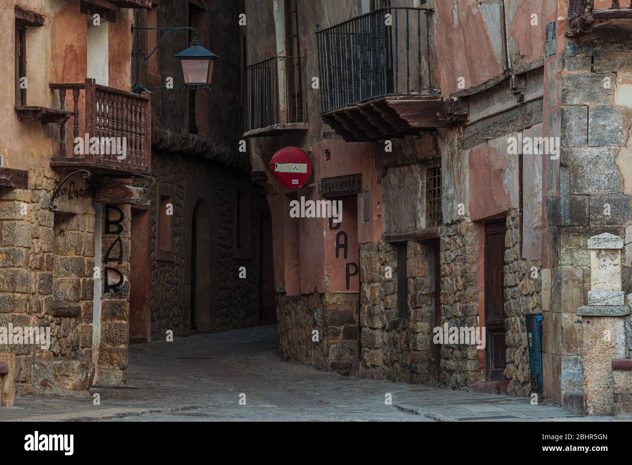 The back streets and alleys of Albarracin, Spain Stock Photo - Alamy