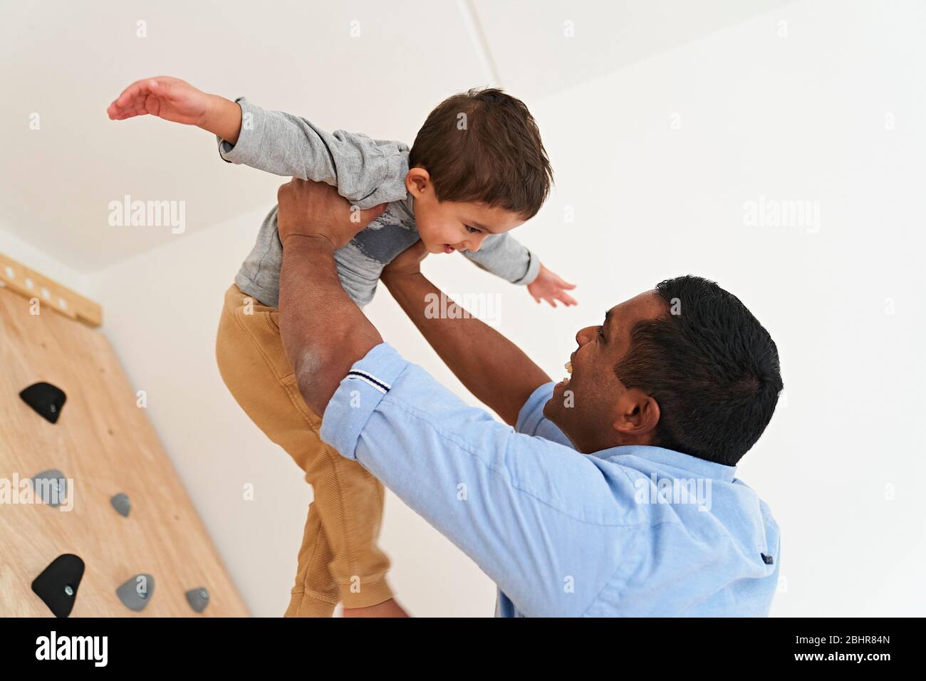 Arms out wide hi-res stock photography and images - Alamy