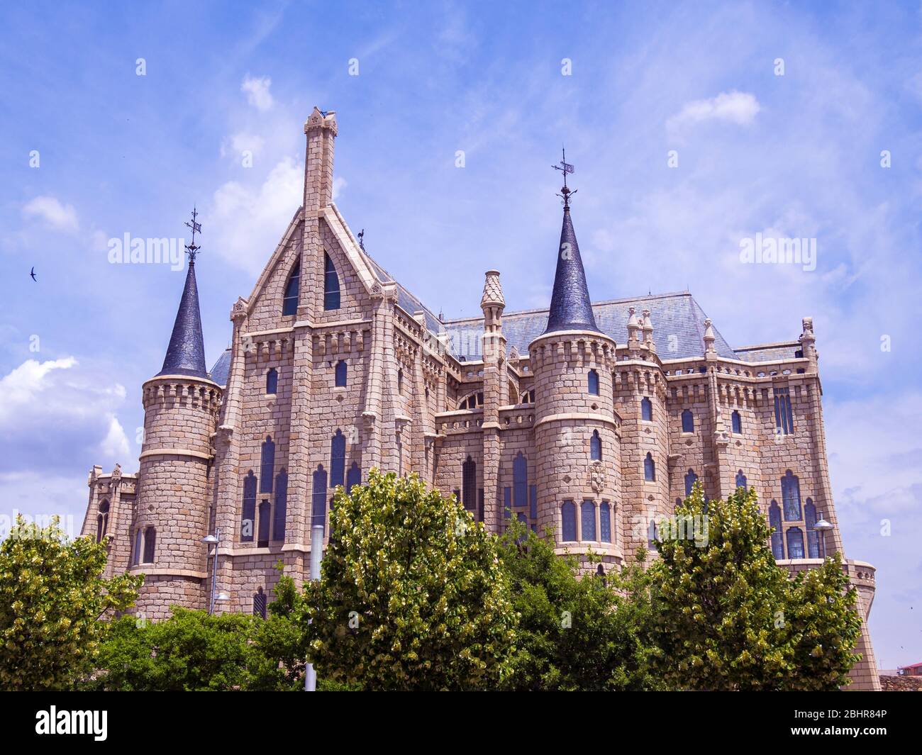 Palacio de gaudi hi-res stock photography and images - Alamy