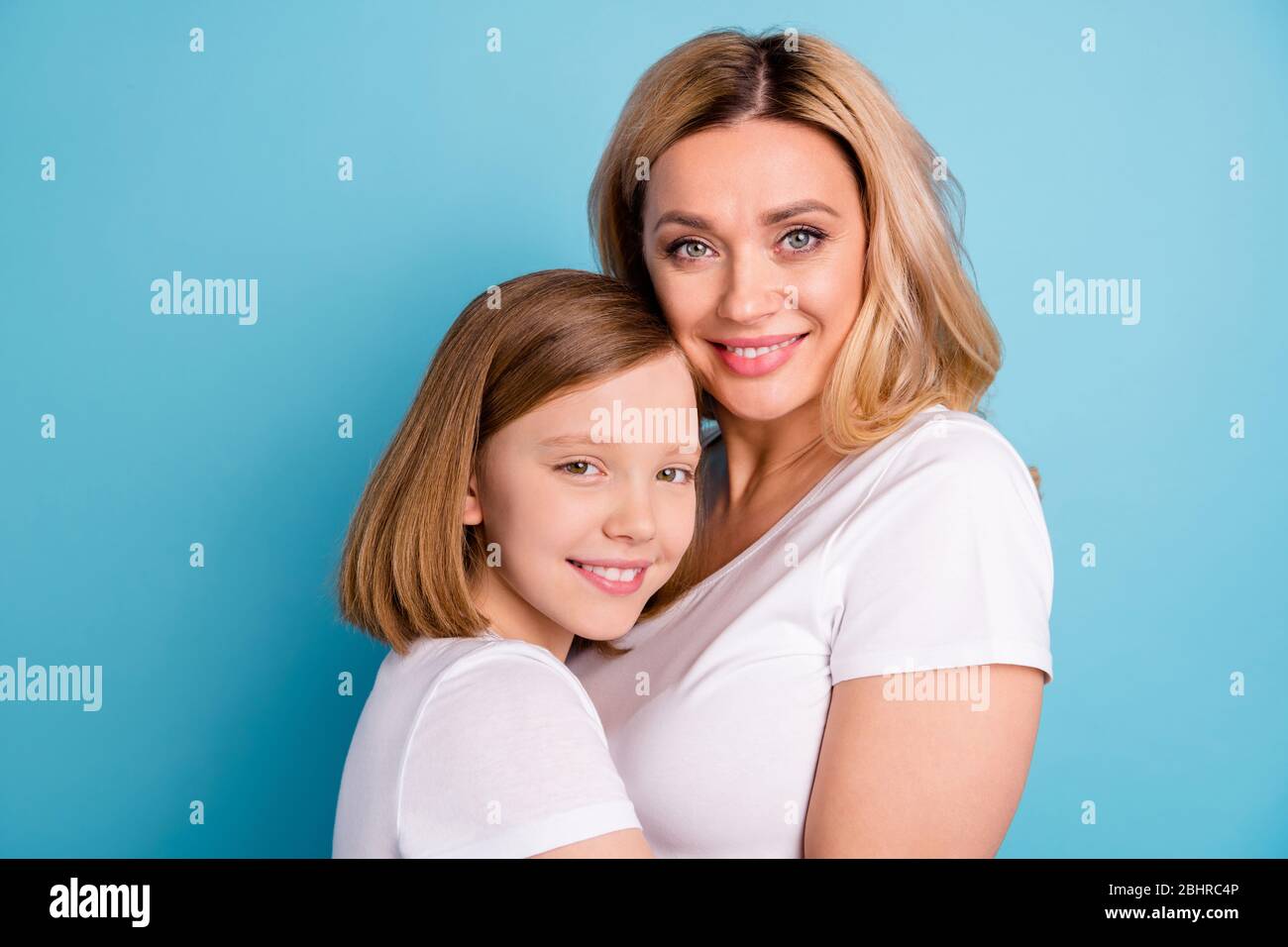 Cloeup profile photo of two people beautiful mommy lady small little ...