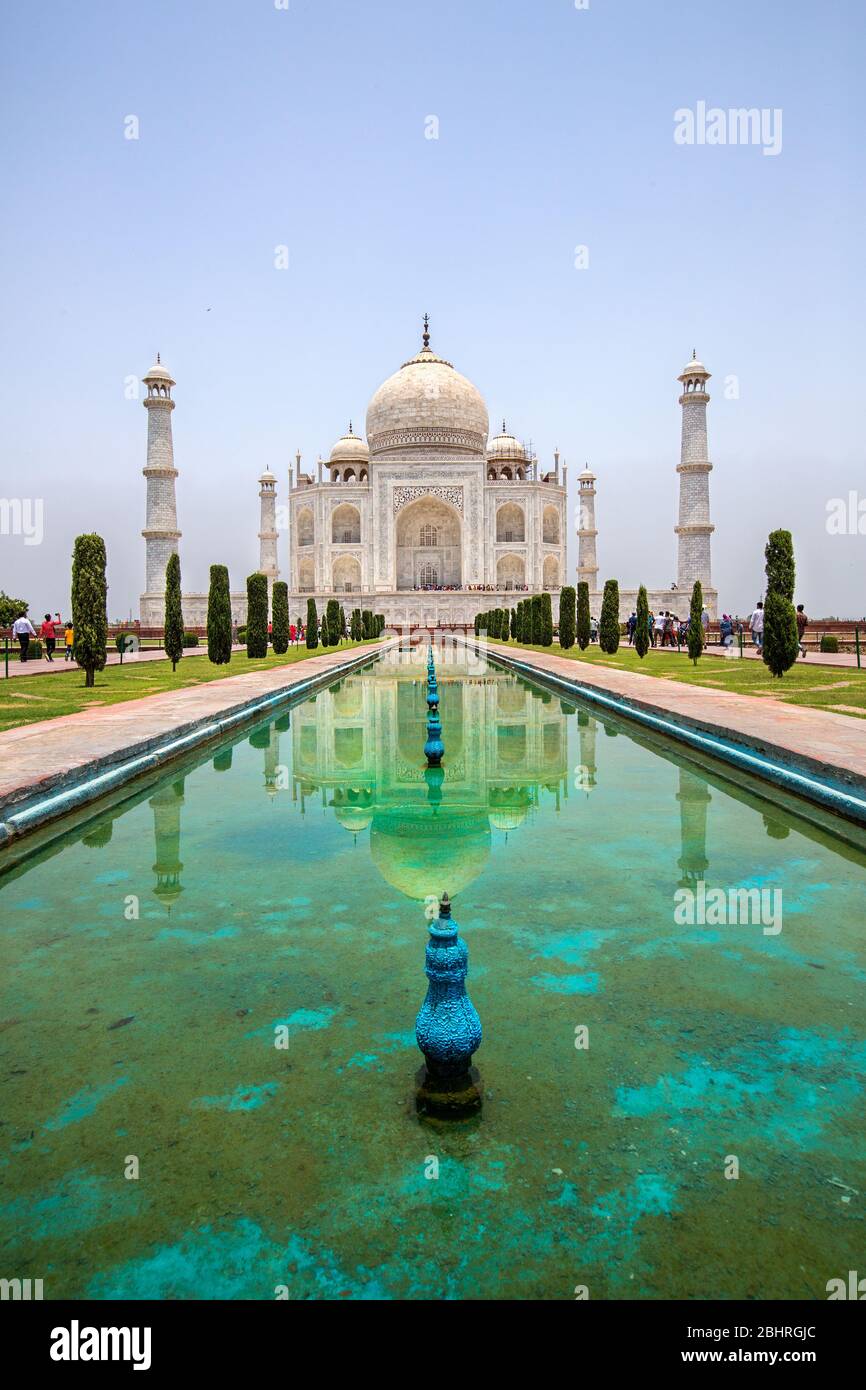 Taj mahal front view hi-res stock photography and images - Alamy