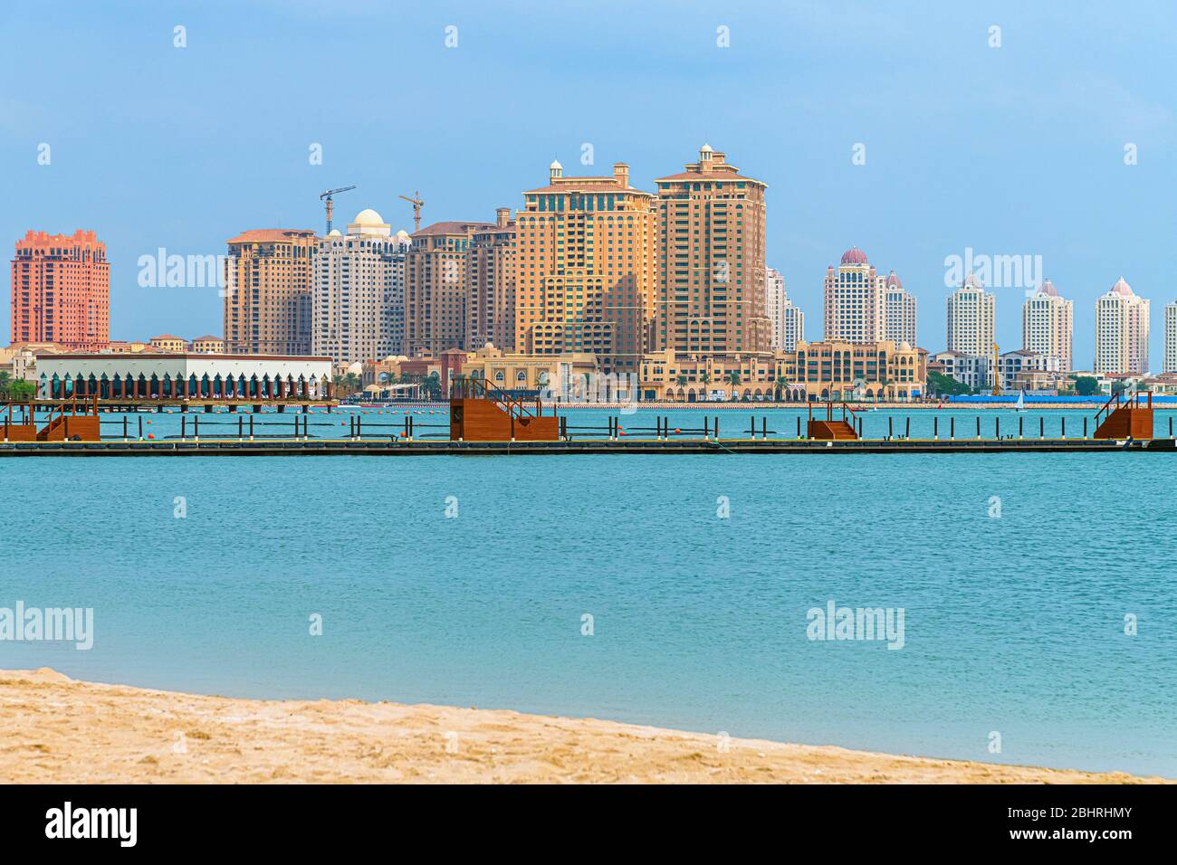 Qatar housing hi-res stock photography and images - Alamy