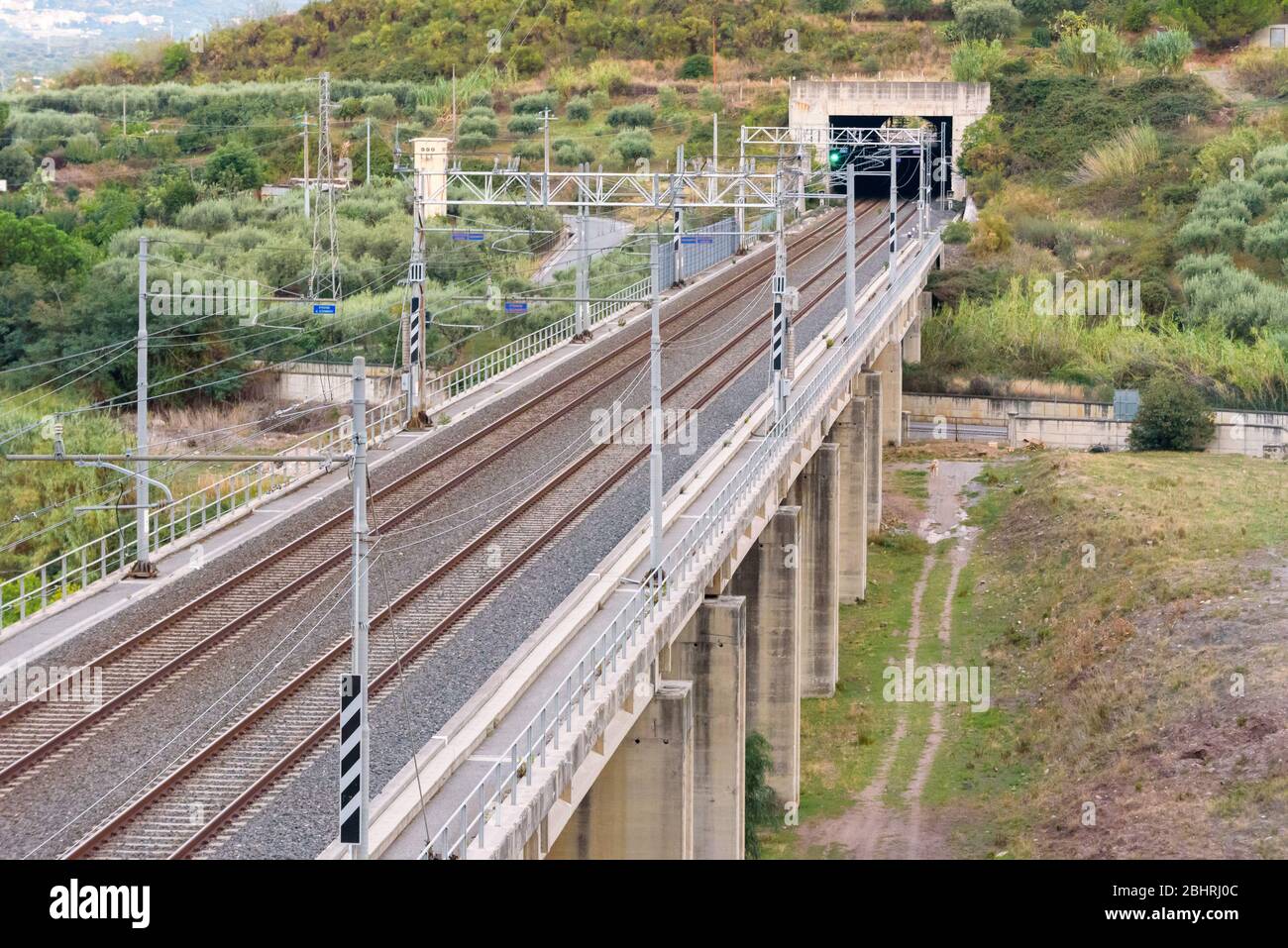 Double track steel bridge hi-res stock photography and images - Alamy
