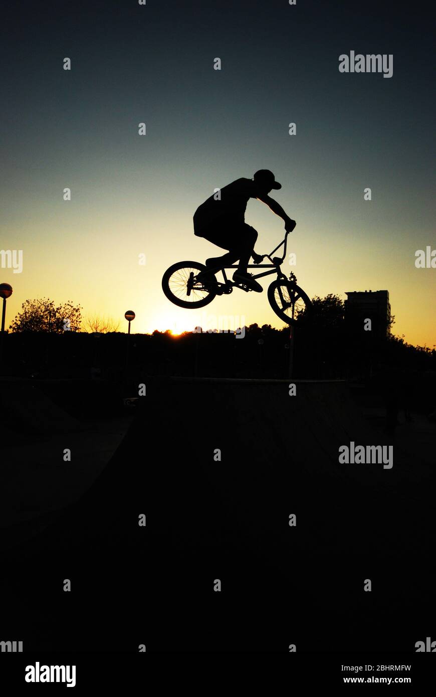 Stunt street extreme sport hi-res stock photography and images - Alamy
