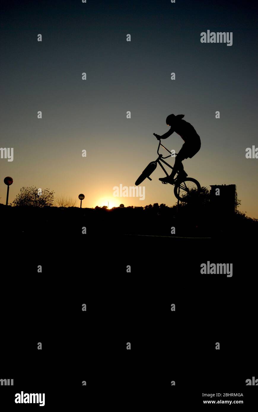 Stunt street extreme sport hi-res stock photography and images - Alamy