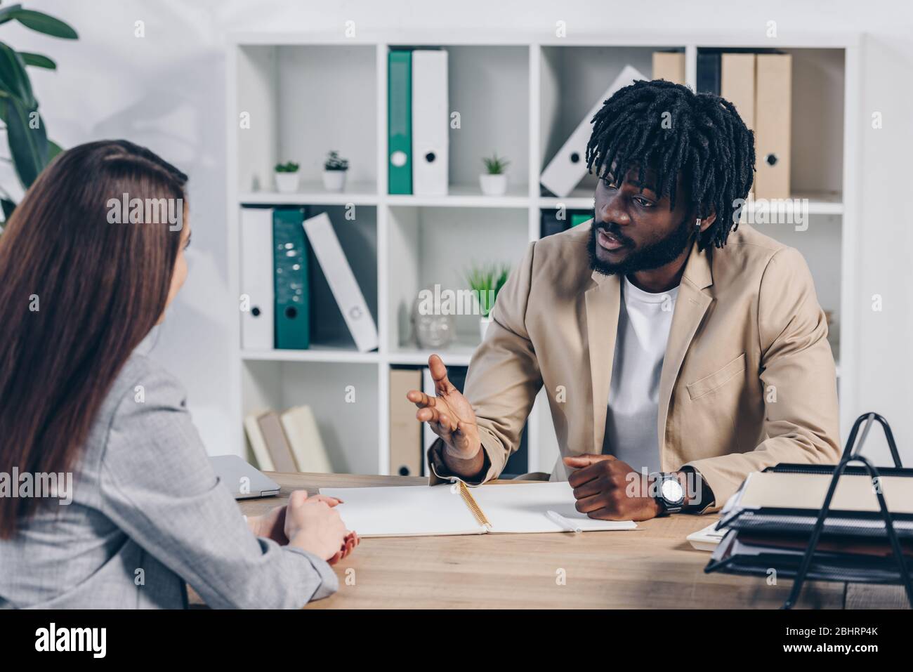 Recruiter talking hi-res stock photography and images - Alamy