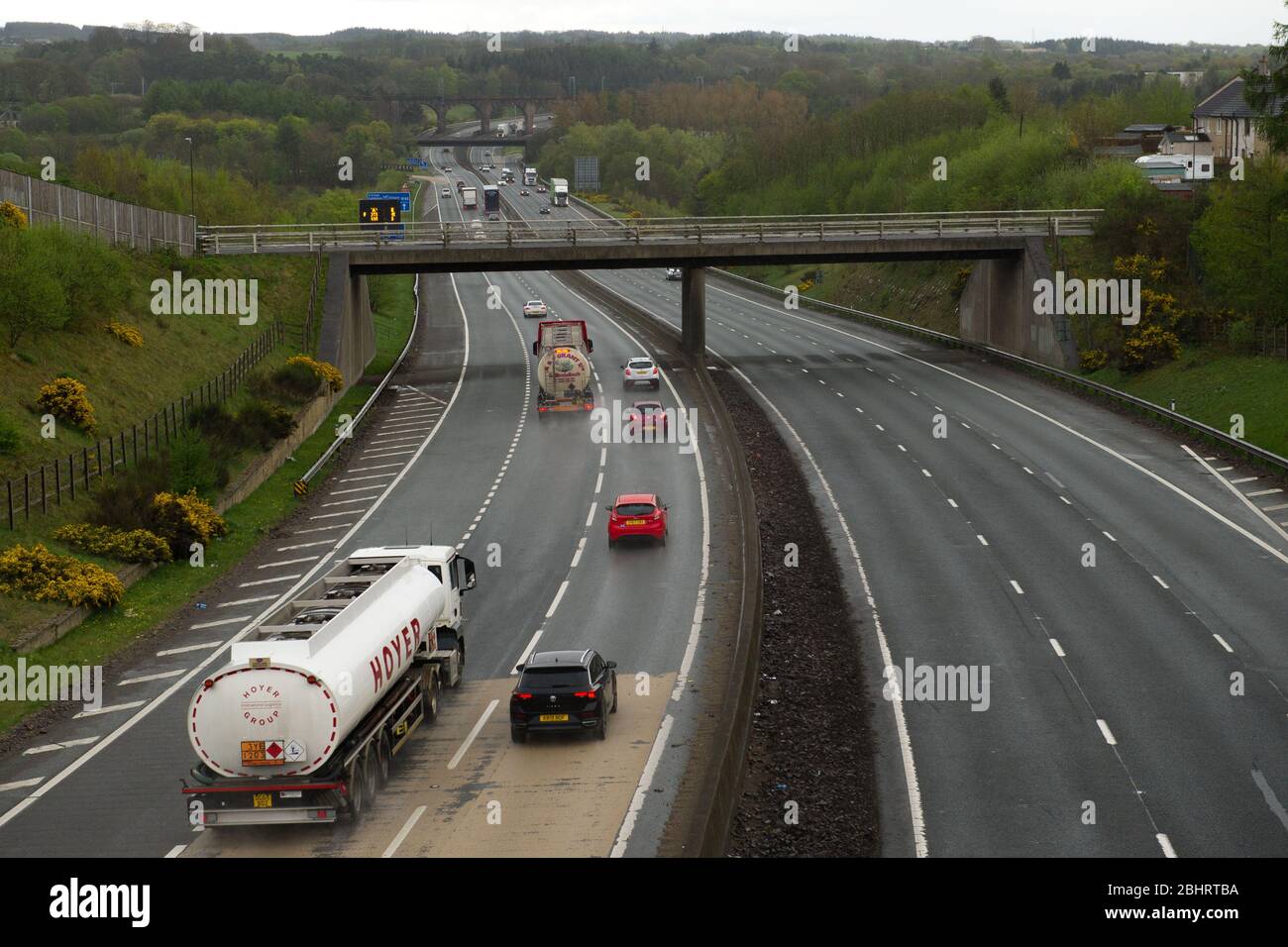 Castlecary, Scotland, UK. 27th Apr, 2020. Pictured: The M80 Motorway ...