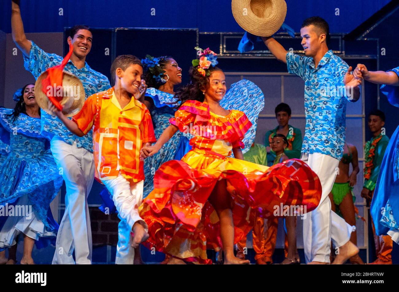 Cali colombia salsa dancing hi-res stock photography and images - Alamy
