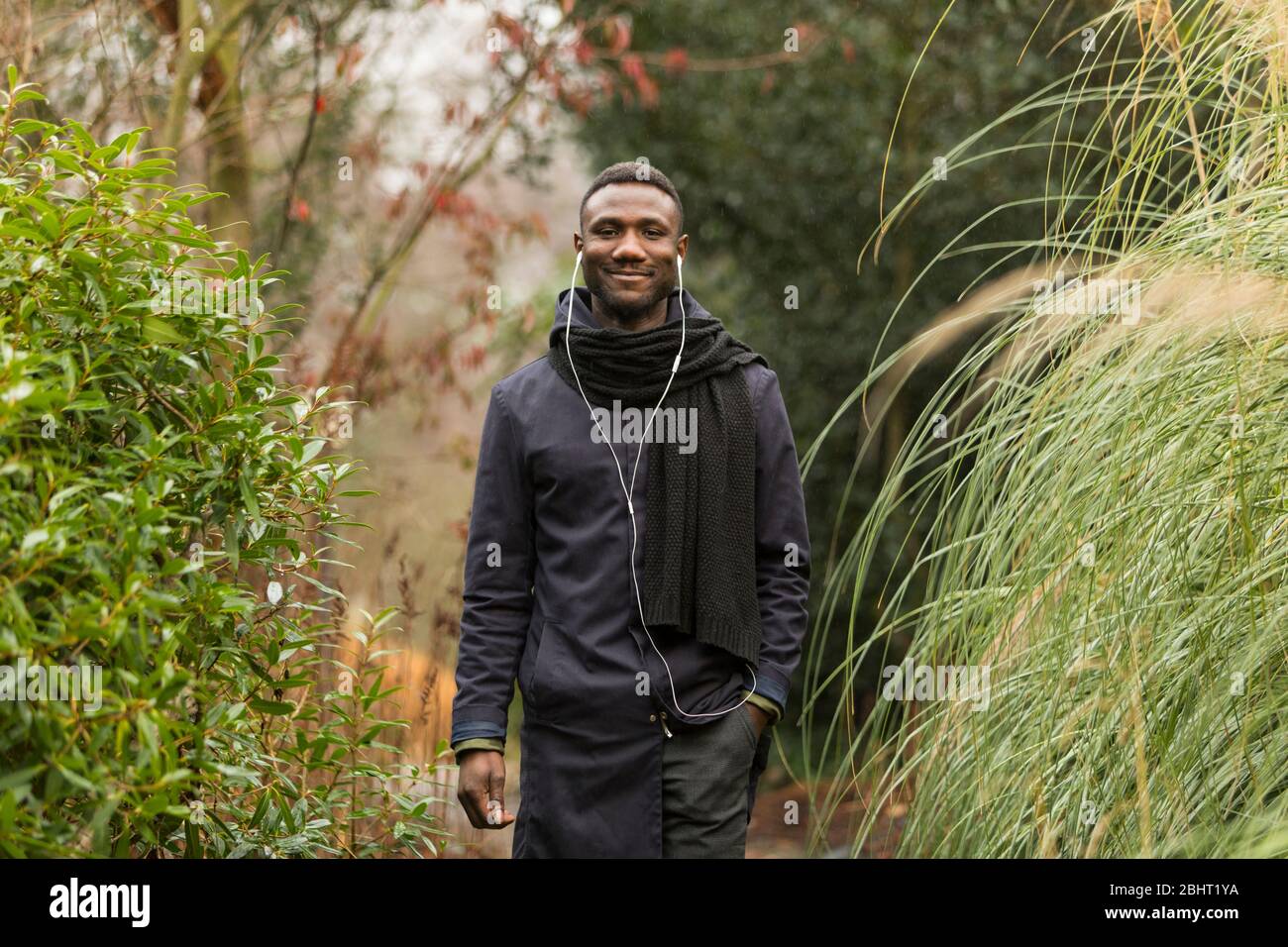 Portrait african man smiling sincerely hi-res stock photography and ...