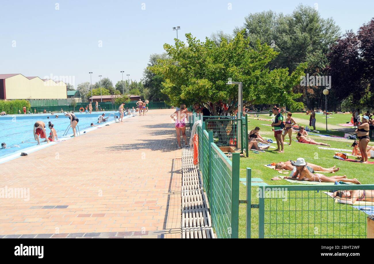 Swimmers enjoying summer hi-res stock photography and images - Alamy
