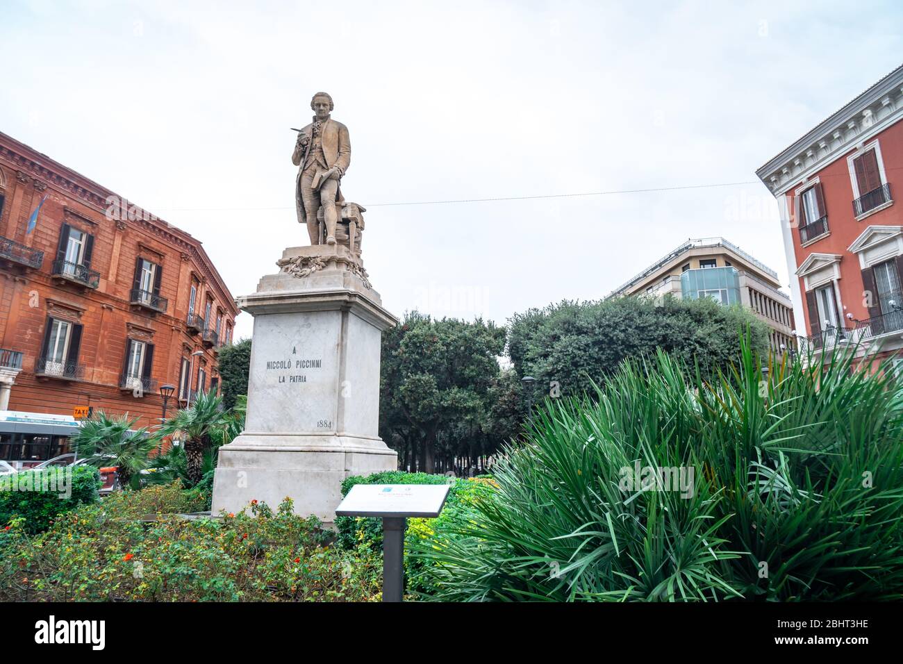 Statue of niccolo piccinni hi-res stock photography and images - Alamy