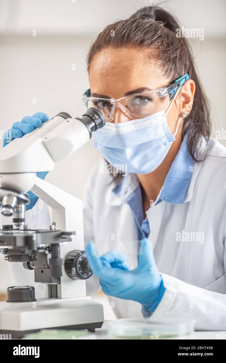 Female lab technician hi-res stock photography and images - Alamy