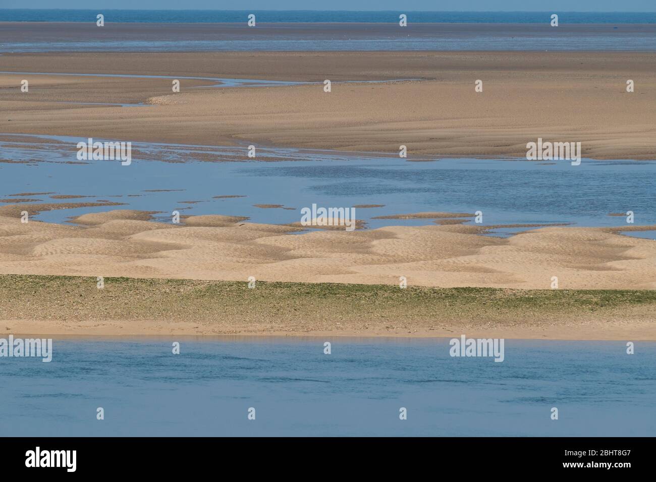 Tidal sandbanks hi-res stock photography and images - Alamy