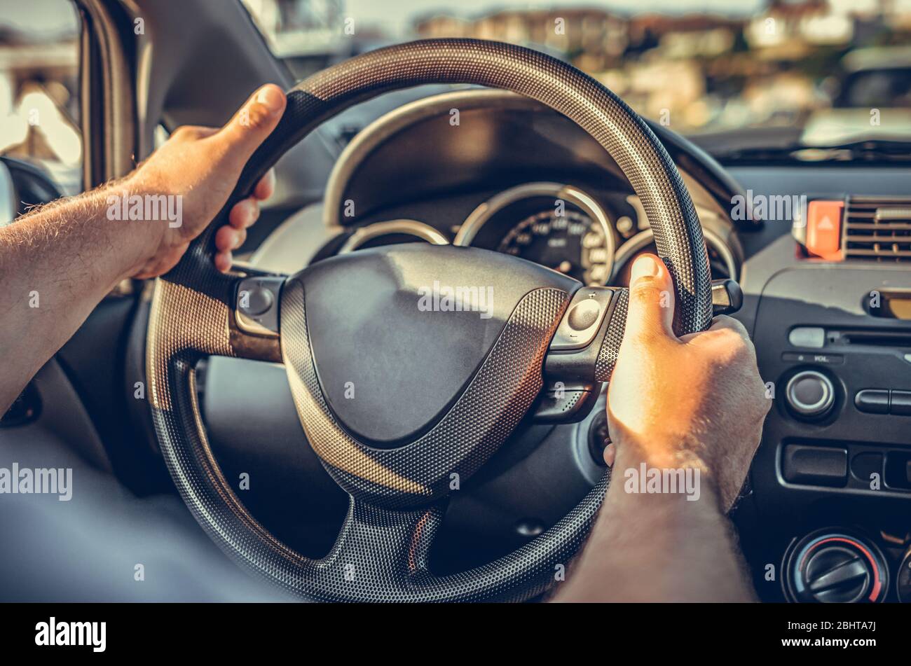 Man drive car night view hi-res stock photography and images - Alamy