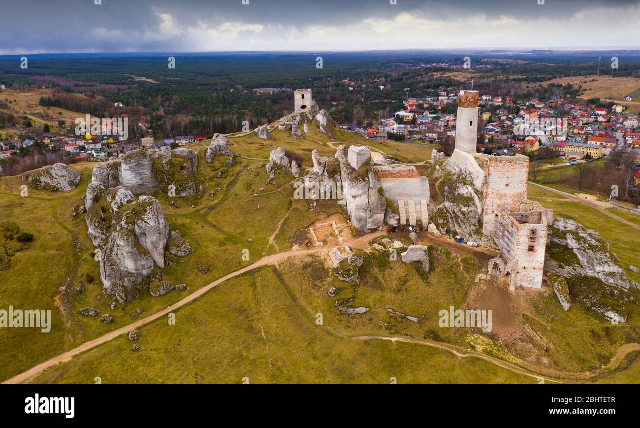 Panoramic view from above on the medieval castle Olsztyn. Poland Stock ...