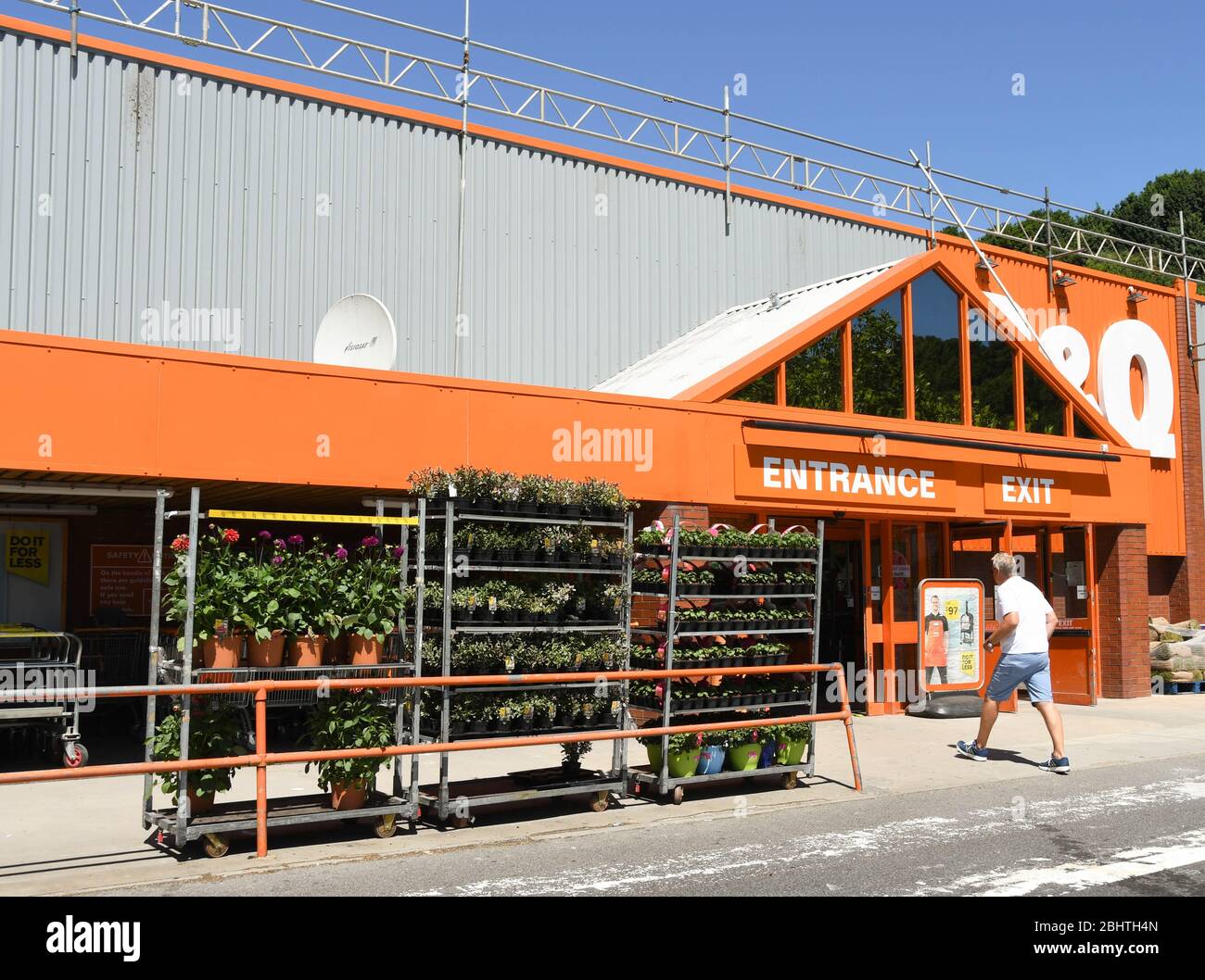 PONTYPRIDD, WALES - JUNE 2018: Entrance to a B&Q superstore in an out ...