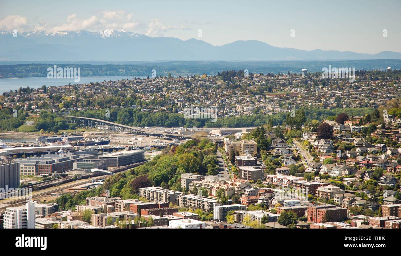 SEATTLE, WASHINGTON STATE, USA - MAY 2007: The Queen Anne and Magnolia ...