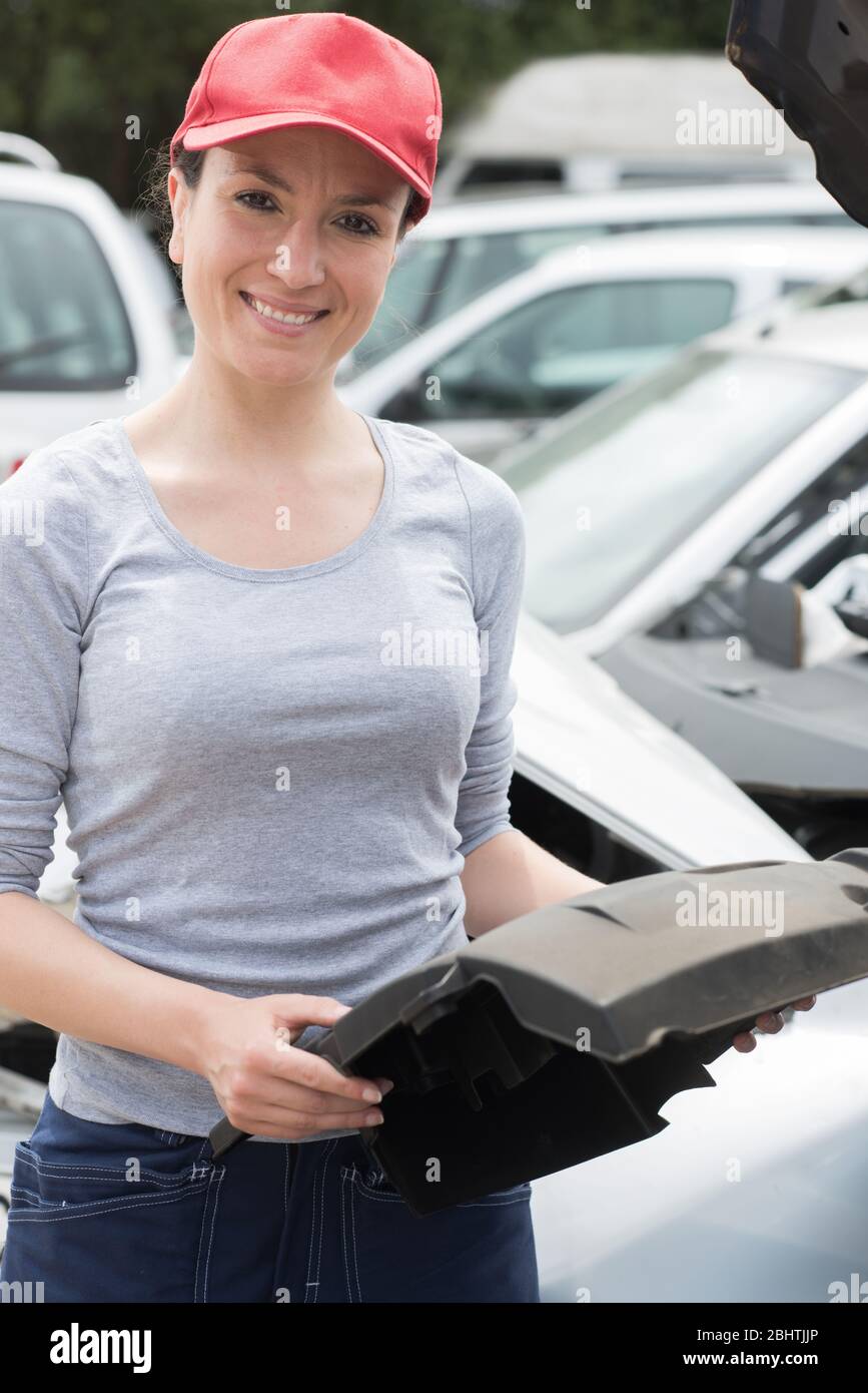 portrait of female vehicle mechanic Stock Photo - Alamy