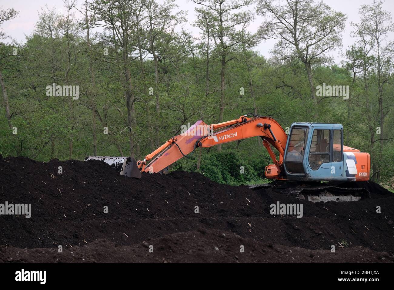 Hitachi excavator hi-res stock photography and images - Alamy