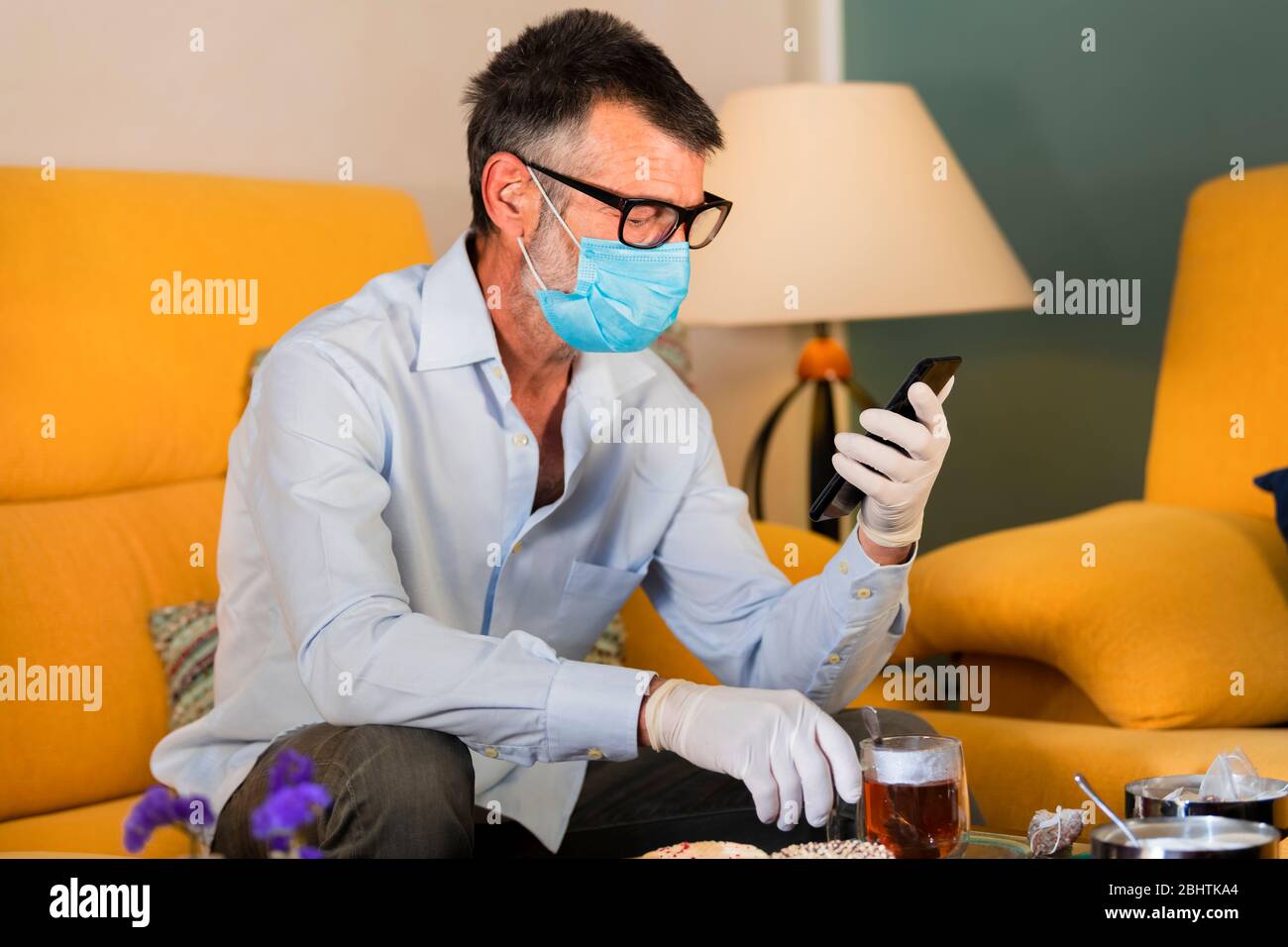 Homebound communication hi-res stock photography and images - Alamy