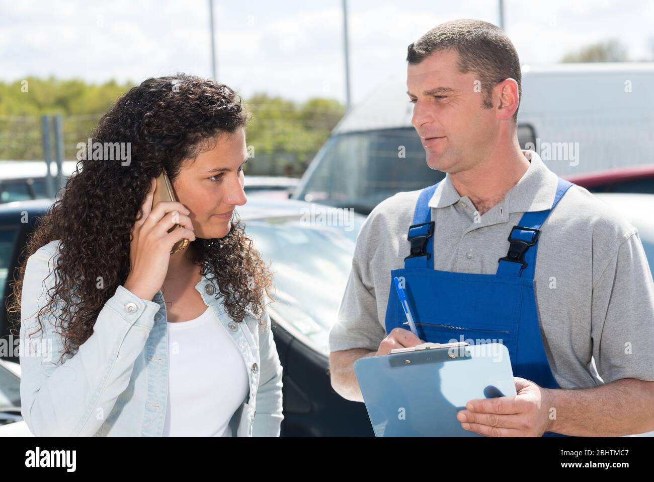 Customer calling hi-res stock photography and images - Alamy