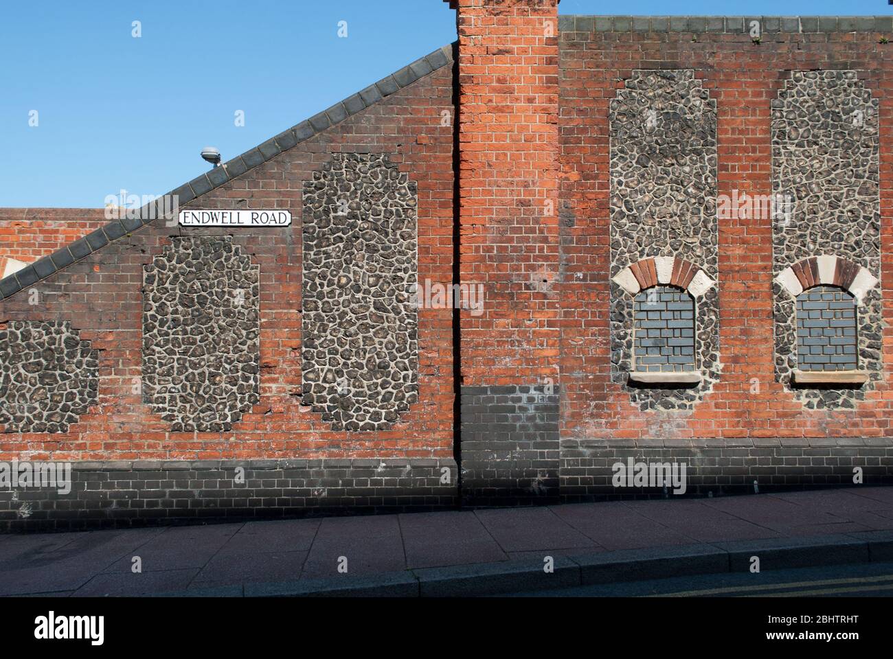 Flint red brick hi-res stock photography and images - Alamy