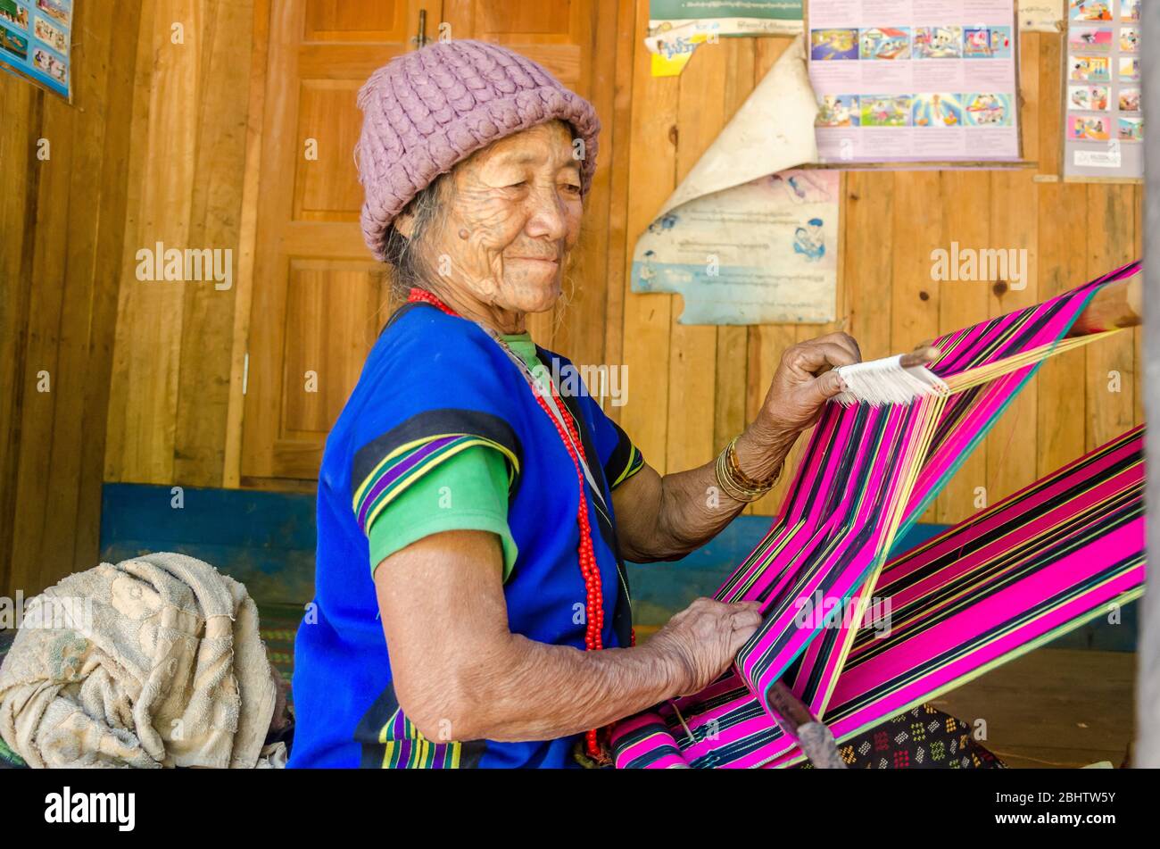 A chin woman weaving, Mindat, Myanmar Stock Photo - Alamy