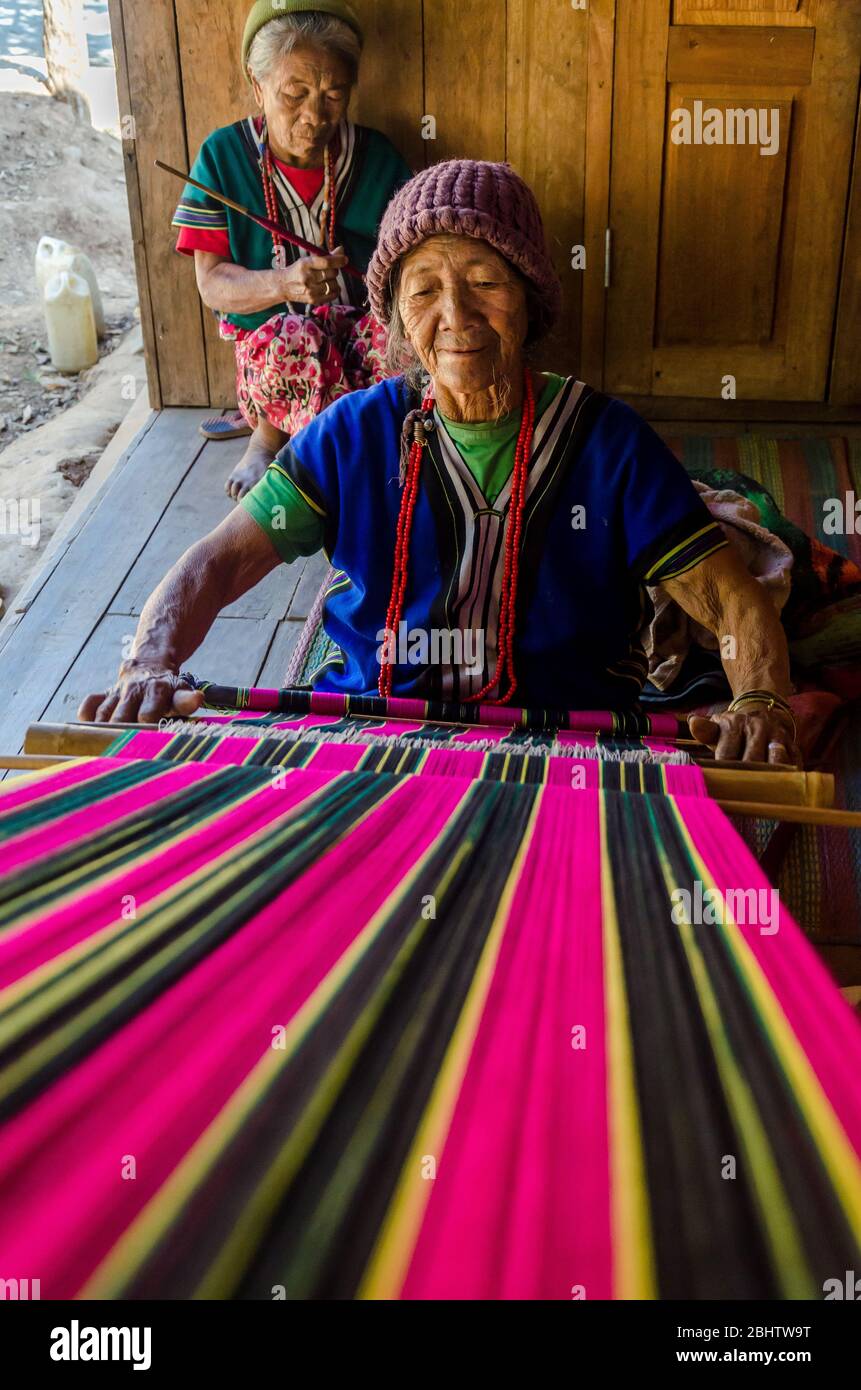 A chin woman weaving, Mindat, Myanmar Stock Photo - Alamy