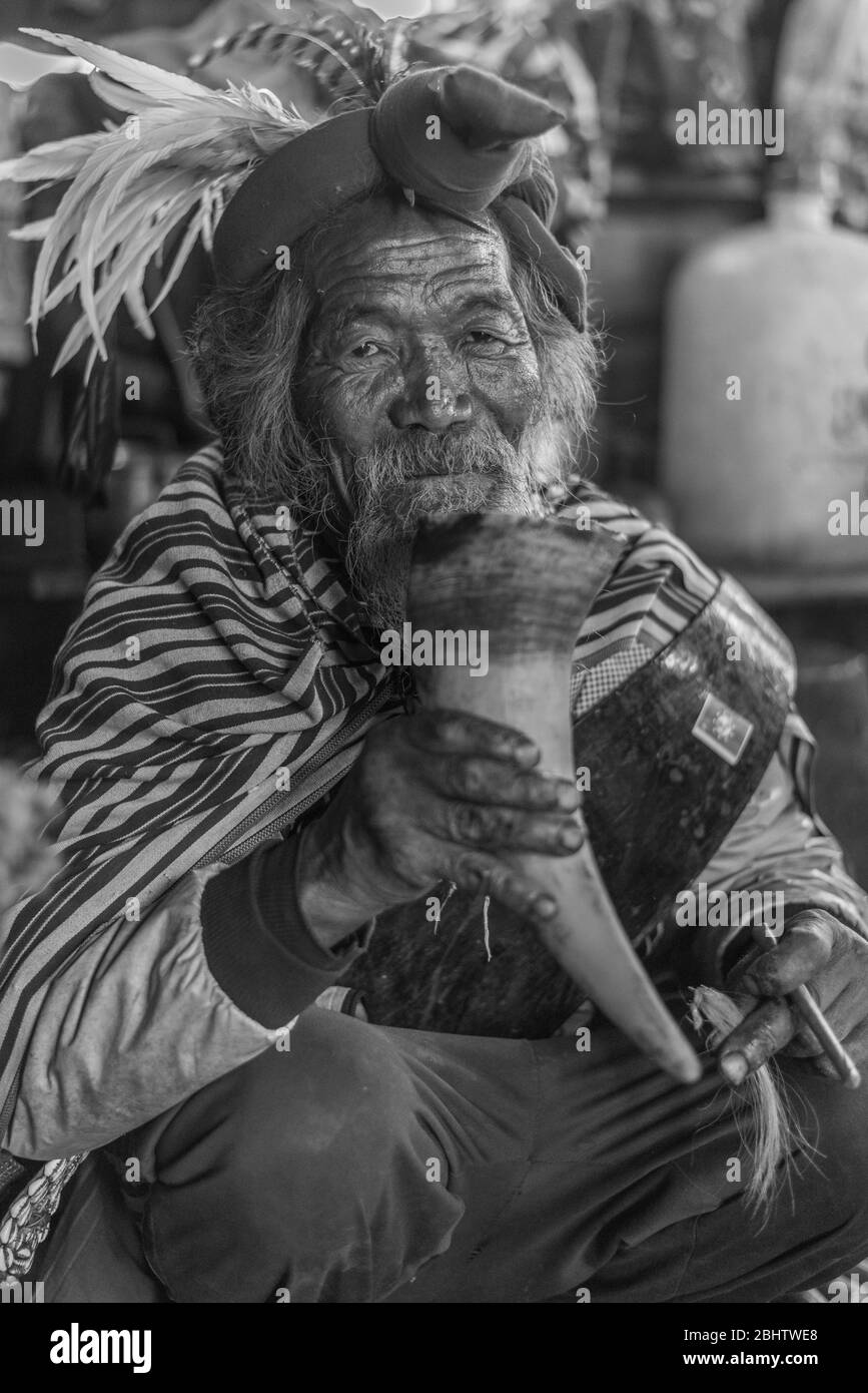 Chin myanmar hi-res stock photography and images - Alamy