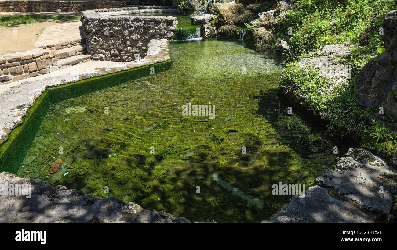 Hot pool of hot spring water in The City of Hot Springs, Arkansas ...