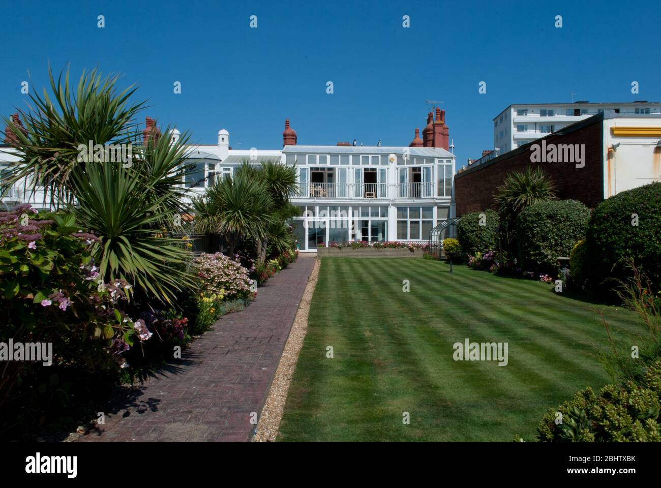 Marina court hi-res stock photography and images - Alamy