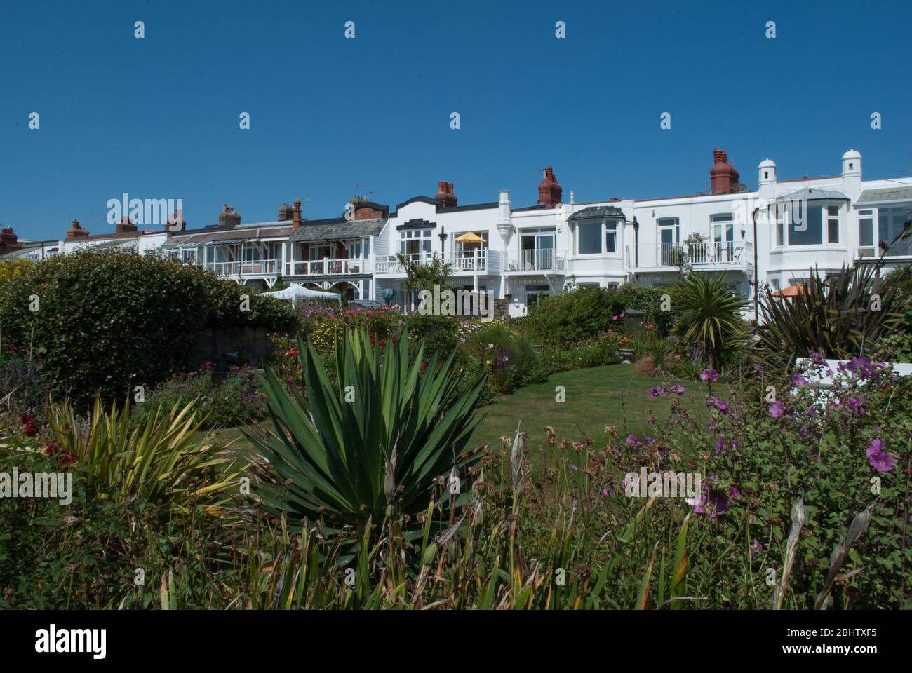 Marina court hi-res stock photography and images - Alamy
