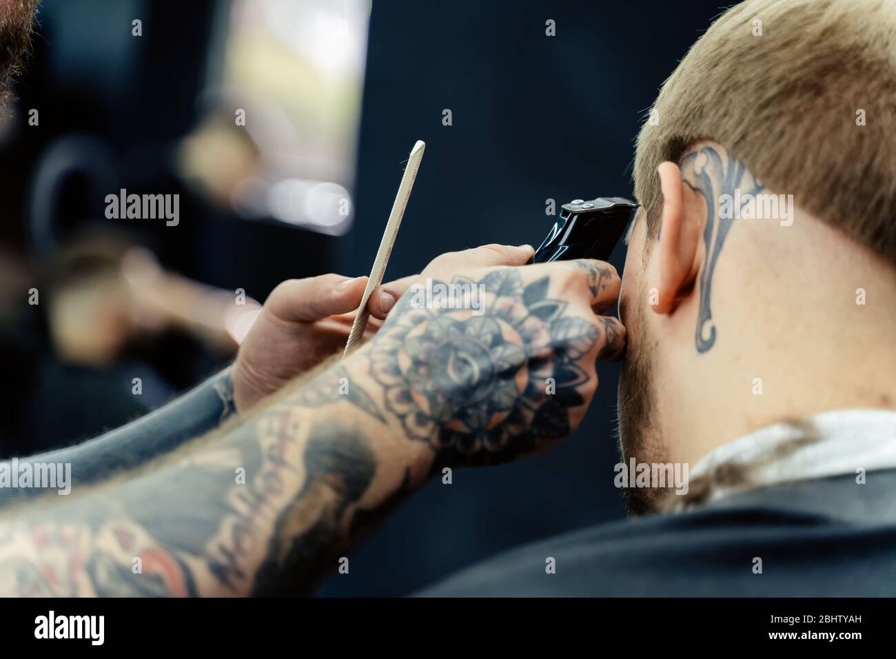 Man Hair Clipper High Resolution Stock Photography and Images - Alamy