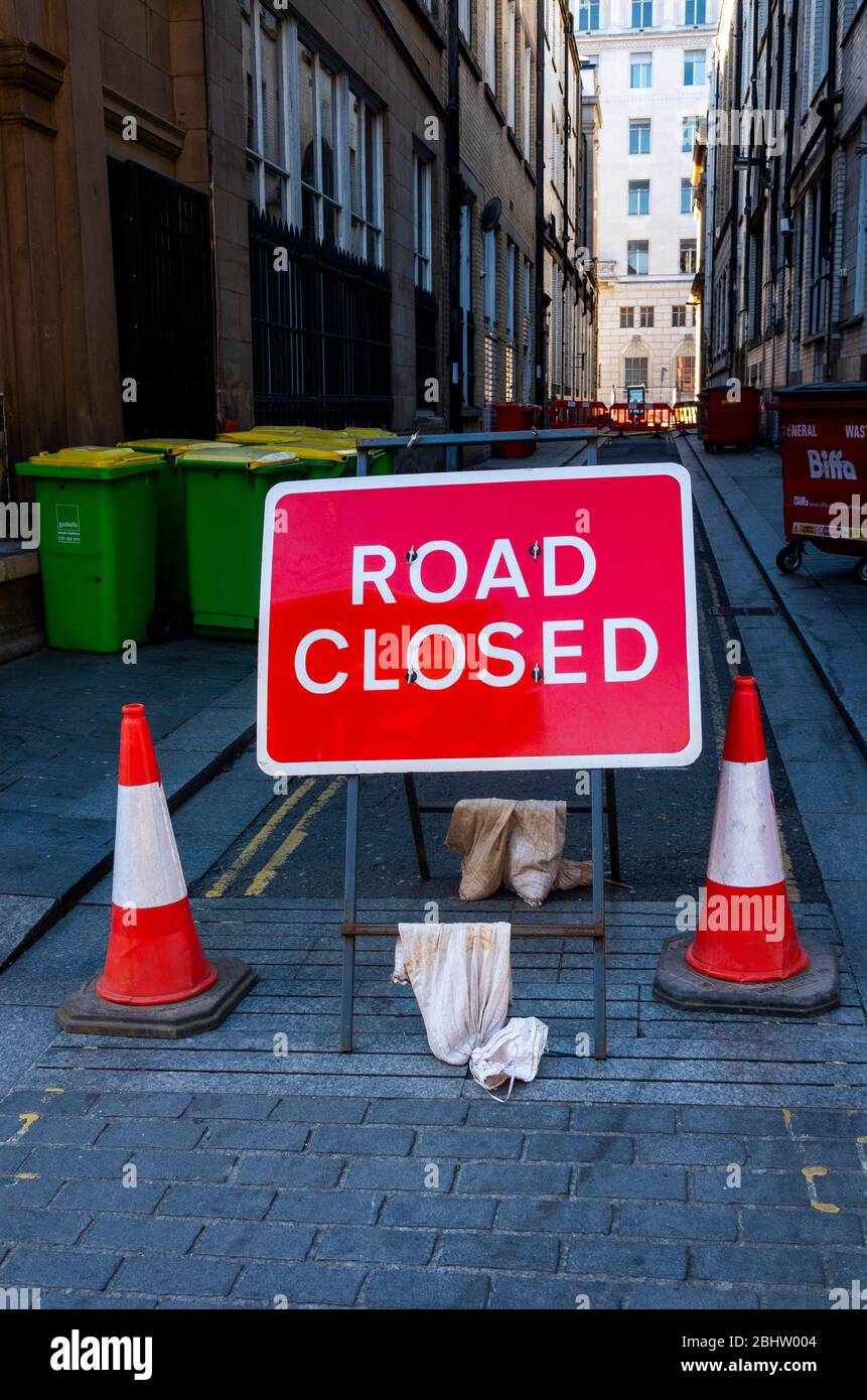 Liverpool street road sign hi-res stock photography and images - Alamy