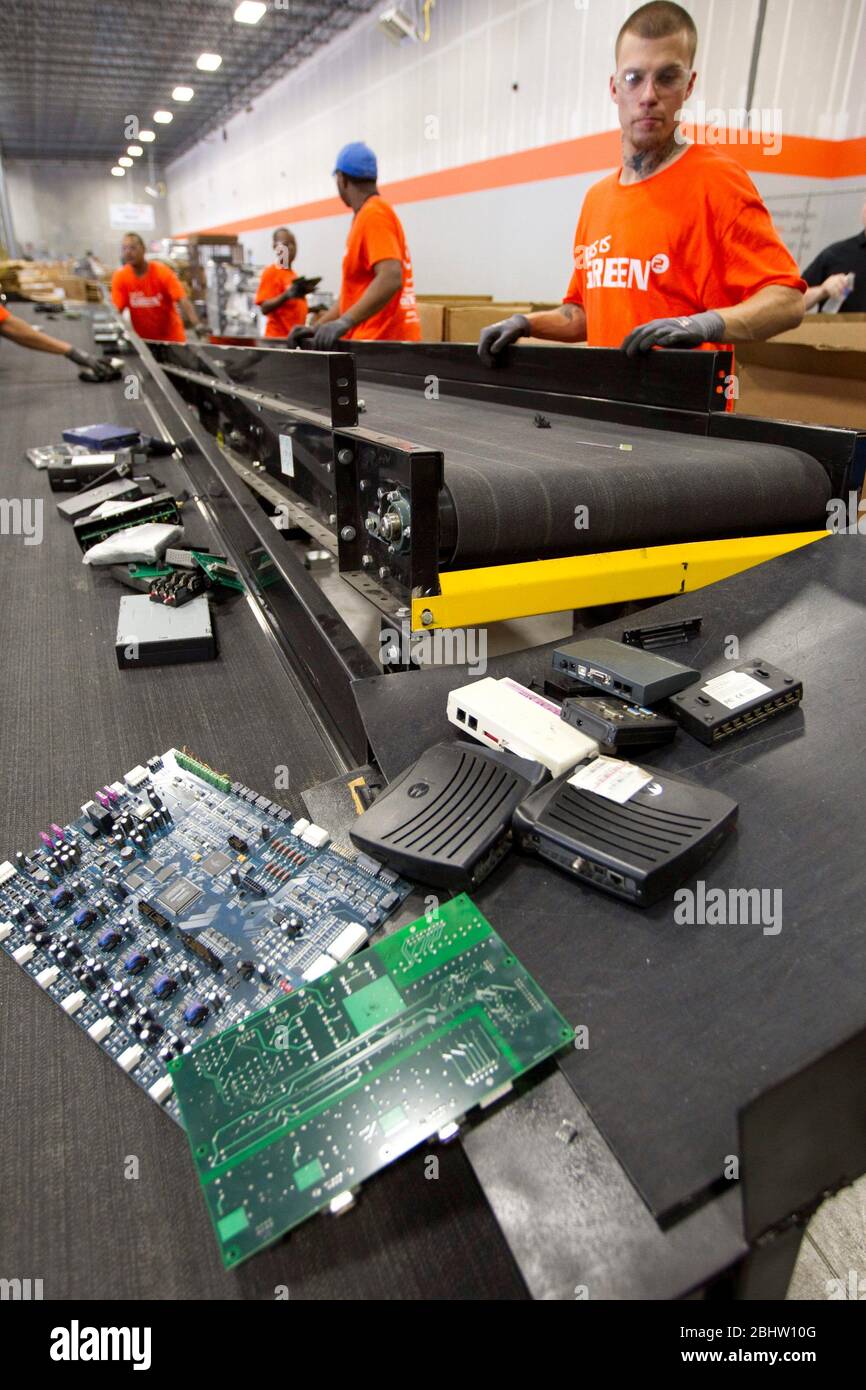 Recycler of outdated electronics hi-res stock photography and images ...