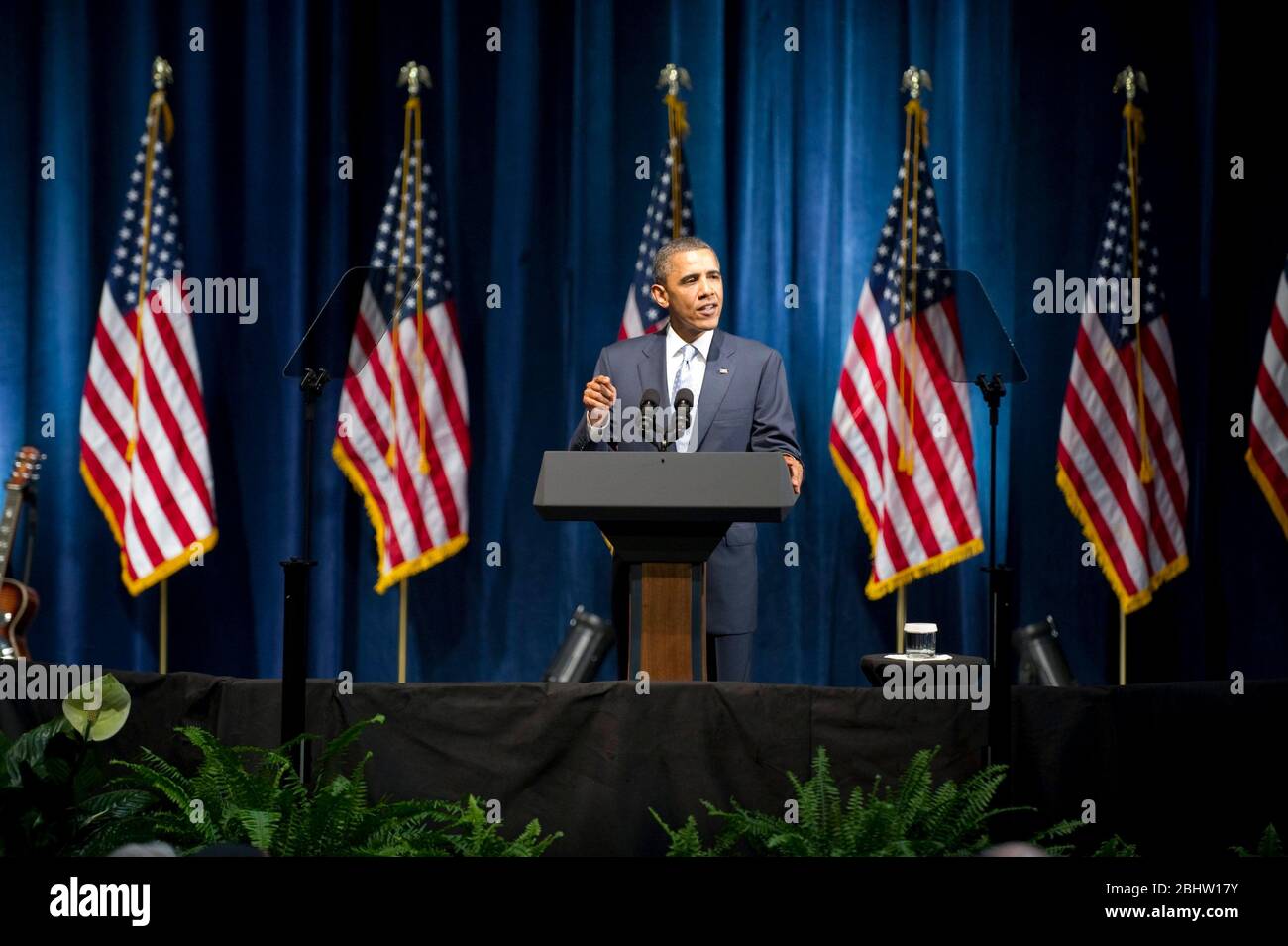 Presidential teleprompters hi-res stock photography and images - Alamy