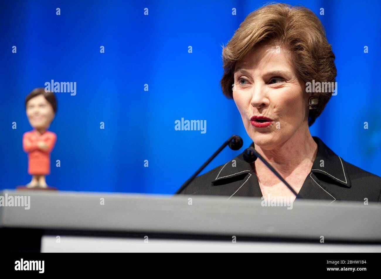 Celebrity bobblehead hi-res stock photography and images - Alamy