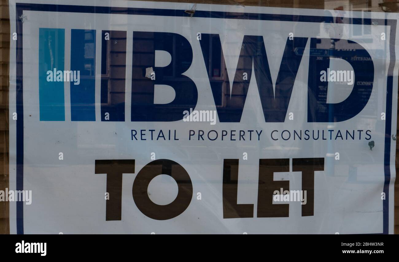 To let sign in shop window, Stourbridge, West Midlands Stock Photo - Alamy