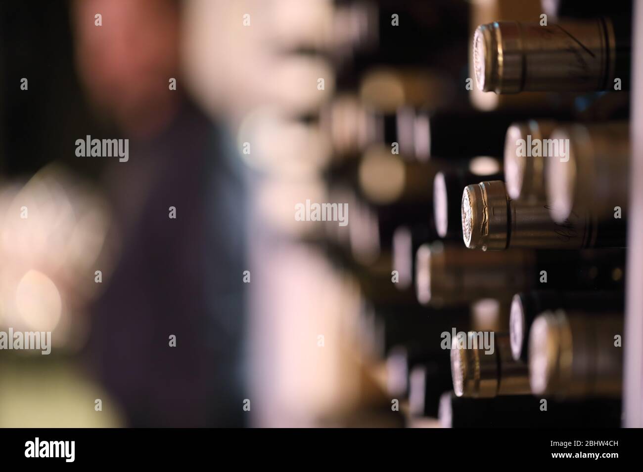 Bottles of italian wine hi-res stock photography and images - Alamy