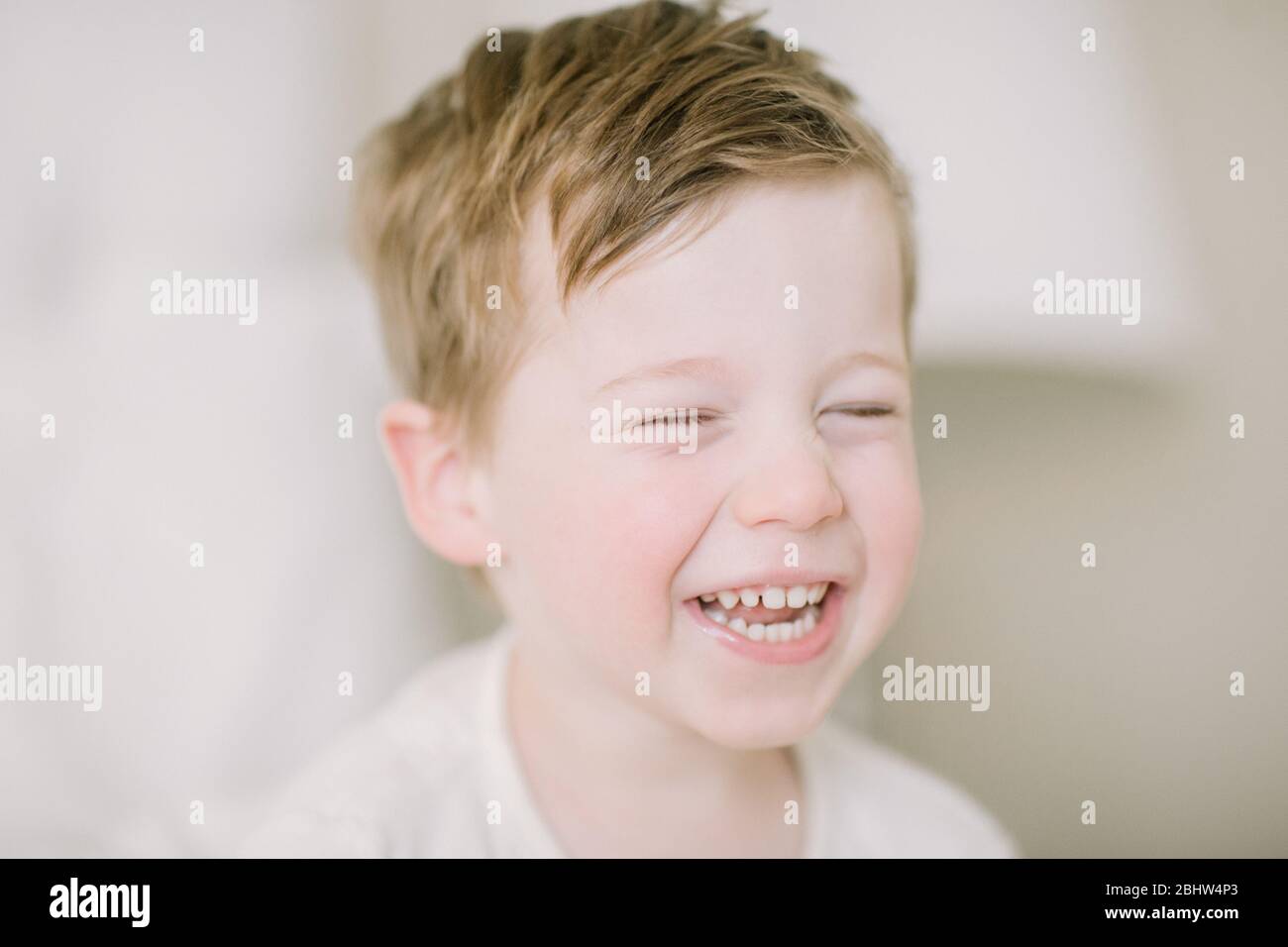 Kid with brown hair and pale skin hi-res stock photography and images ...