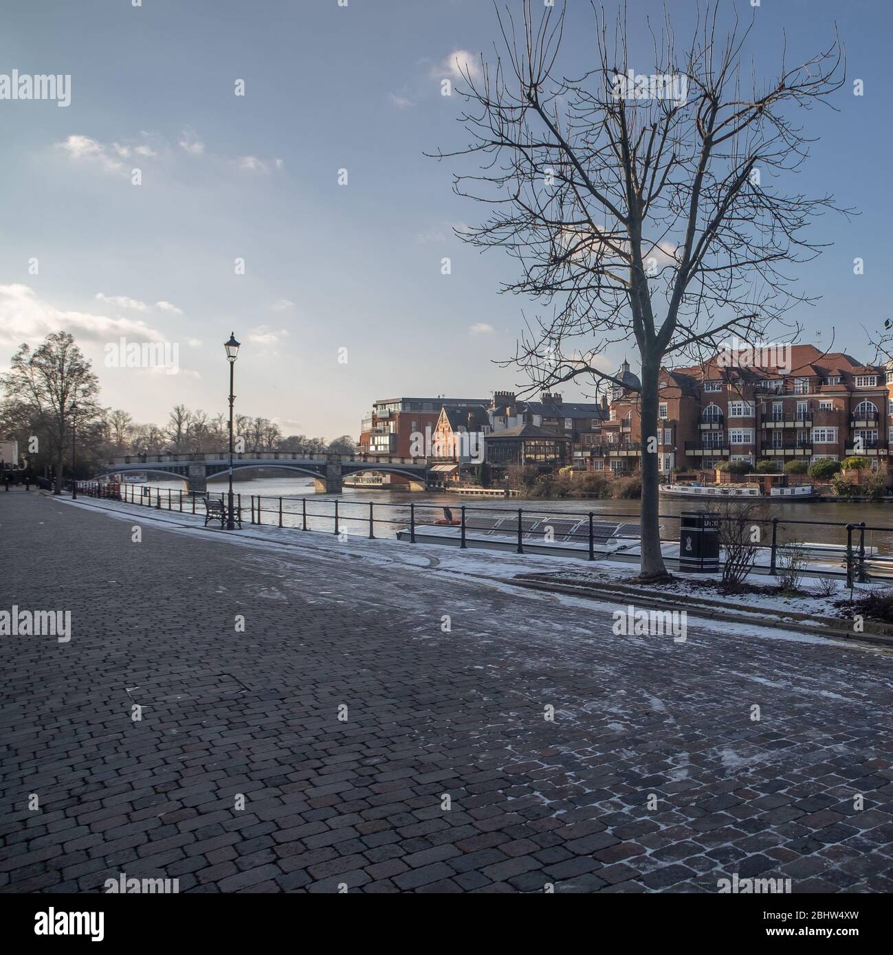 Windsor Castle and Riverside on the River Thames Stock Photo - Alamy