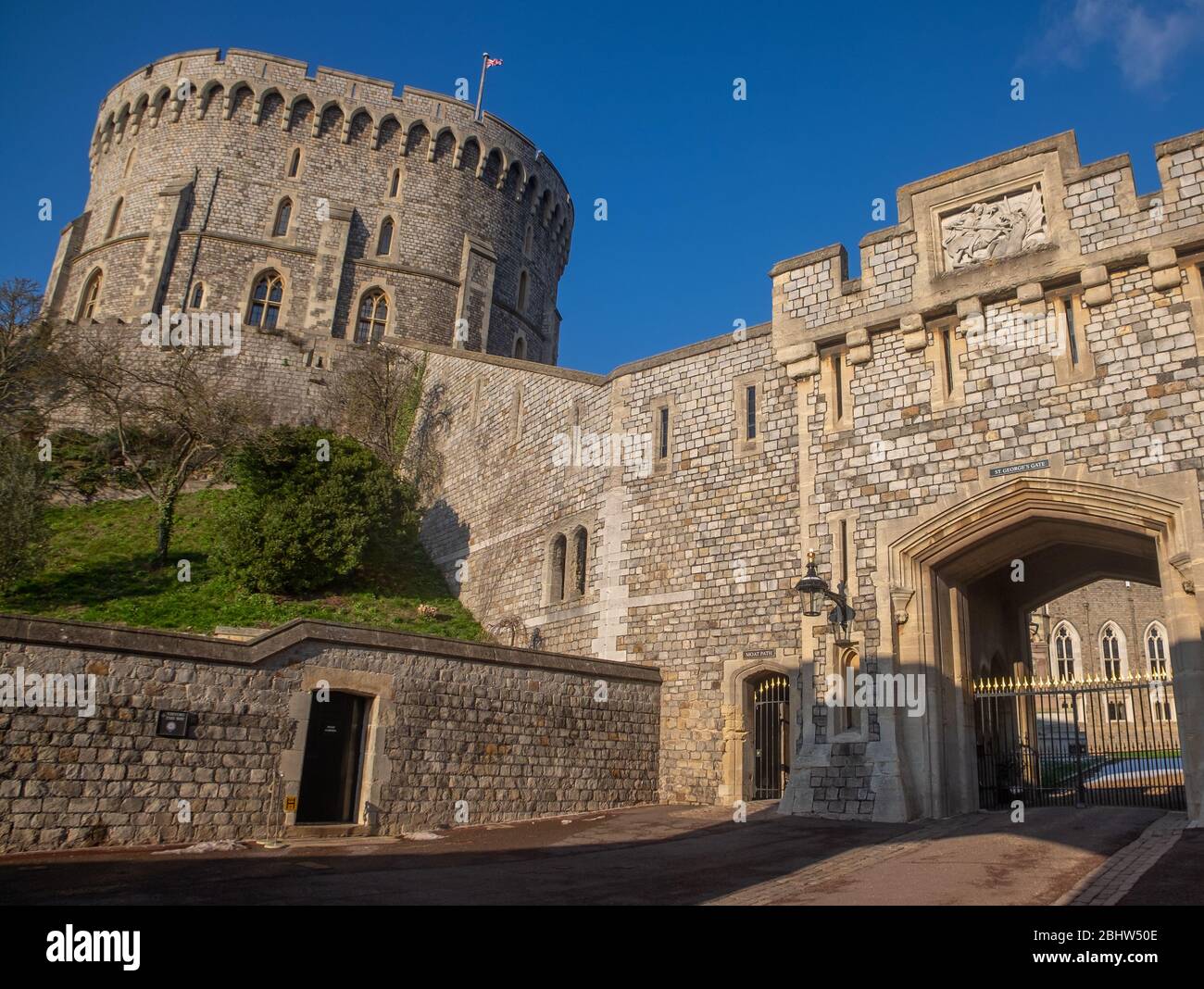 Windsor Castle and Riverside on the River Thames Stock Photo - Alamy