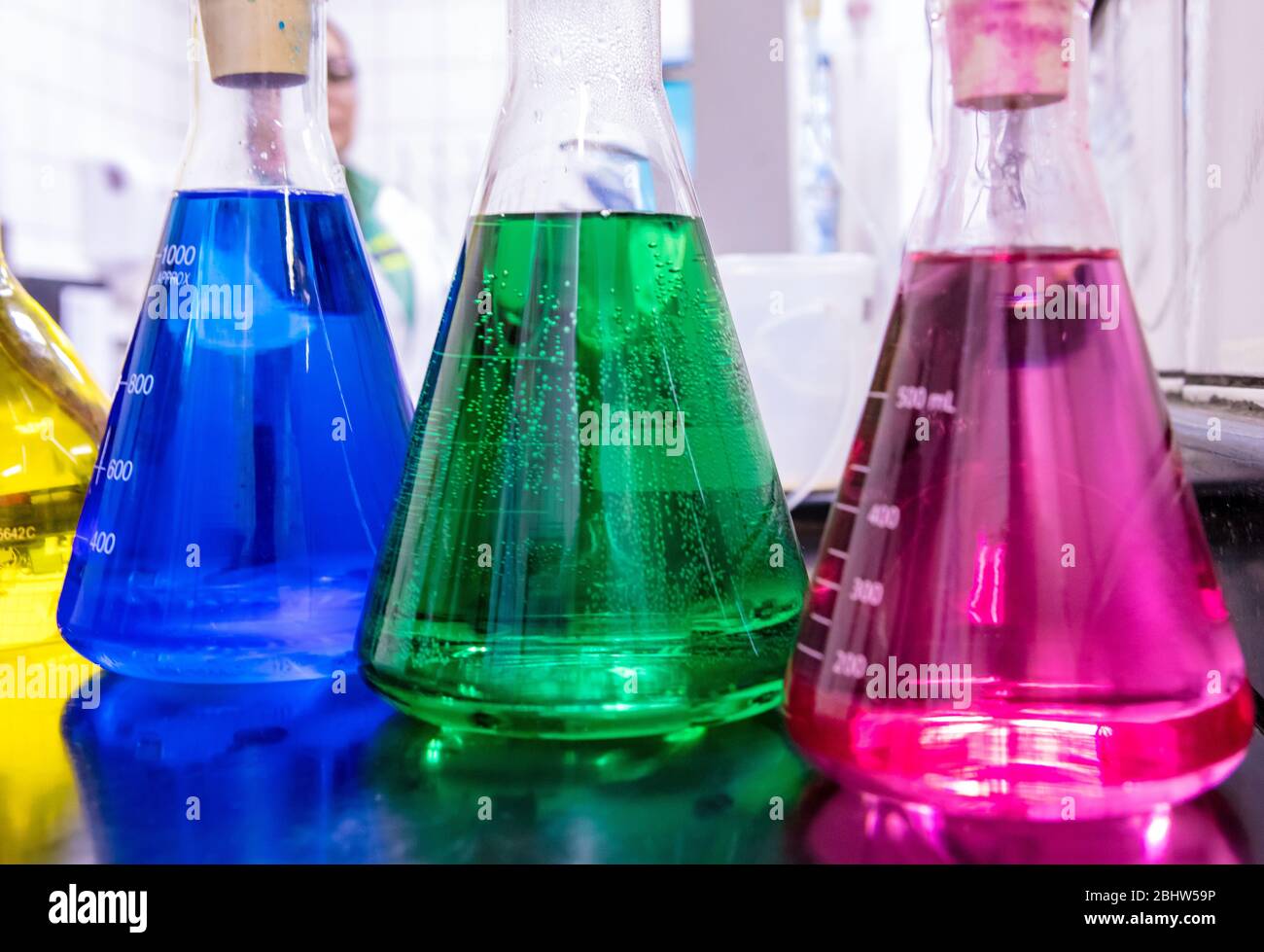 Bioscience research in a laboratory Stock Photo - Alamy