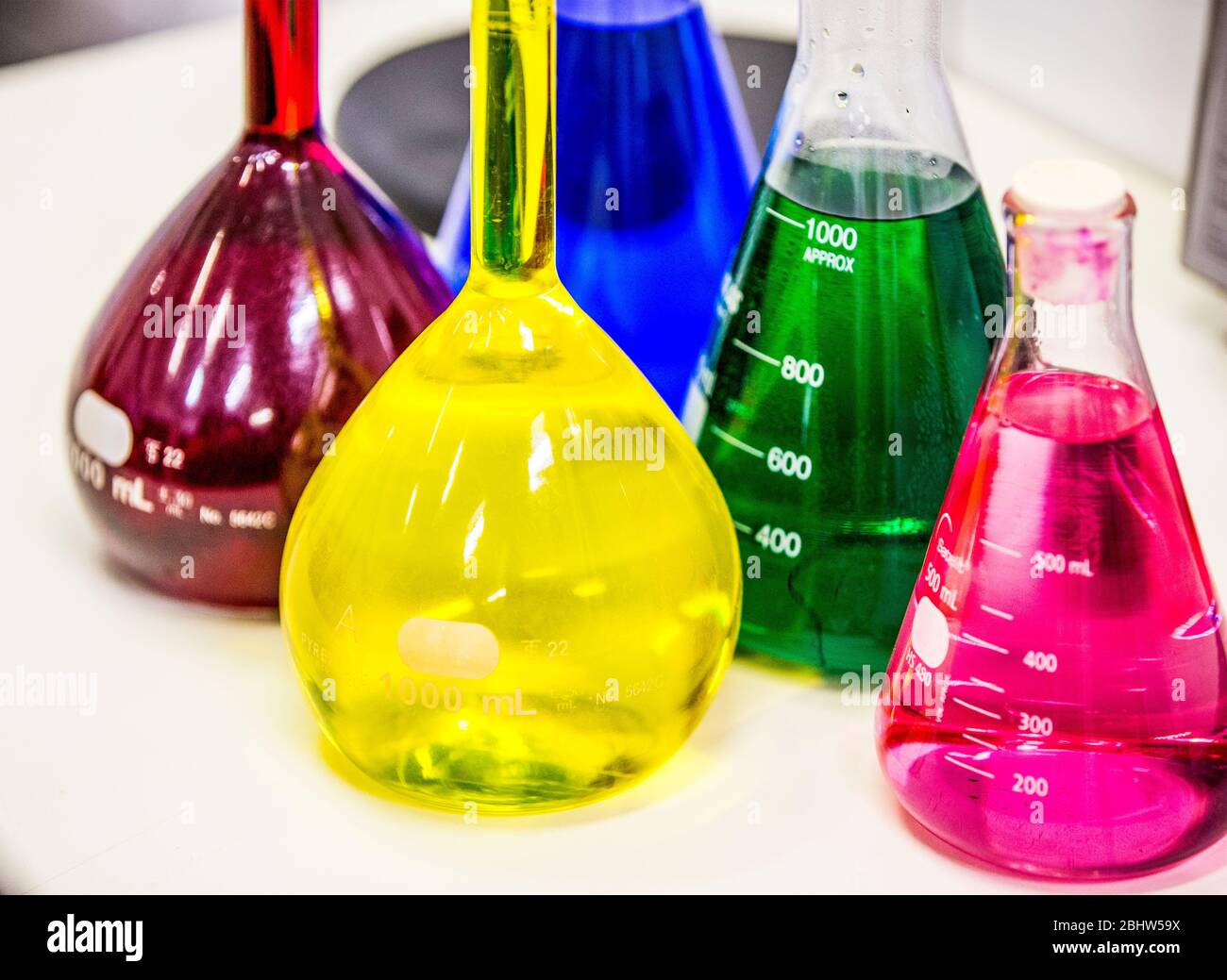 Bioscience research in a laboratory Stock Photo - Alamy