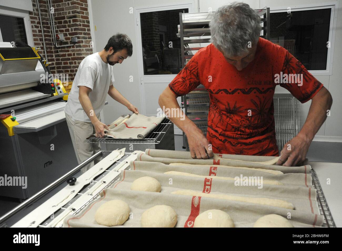 Manufacture of organic bread Stock Photo - Alamy