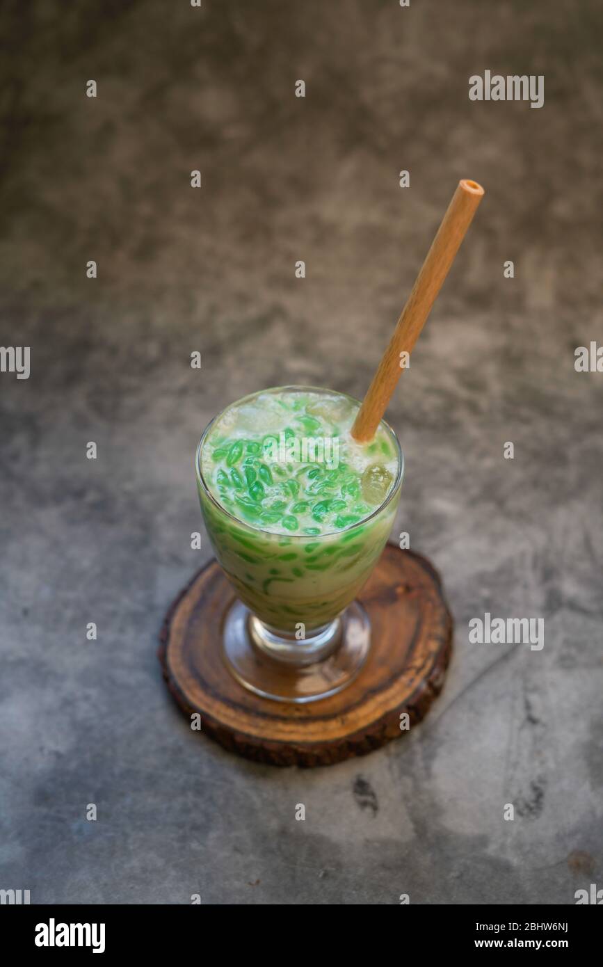 Es Cendol. Indonesian iced dessert of rice flour and pandanus jelly ...